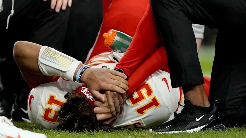 Mahomes and Prayer | PLUNGE47